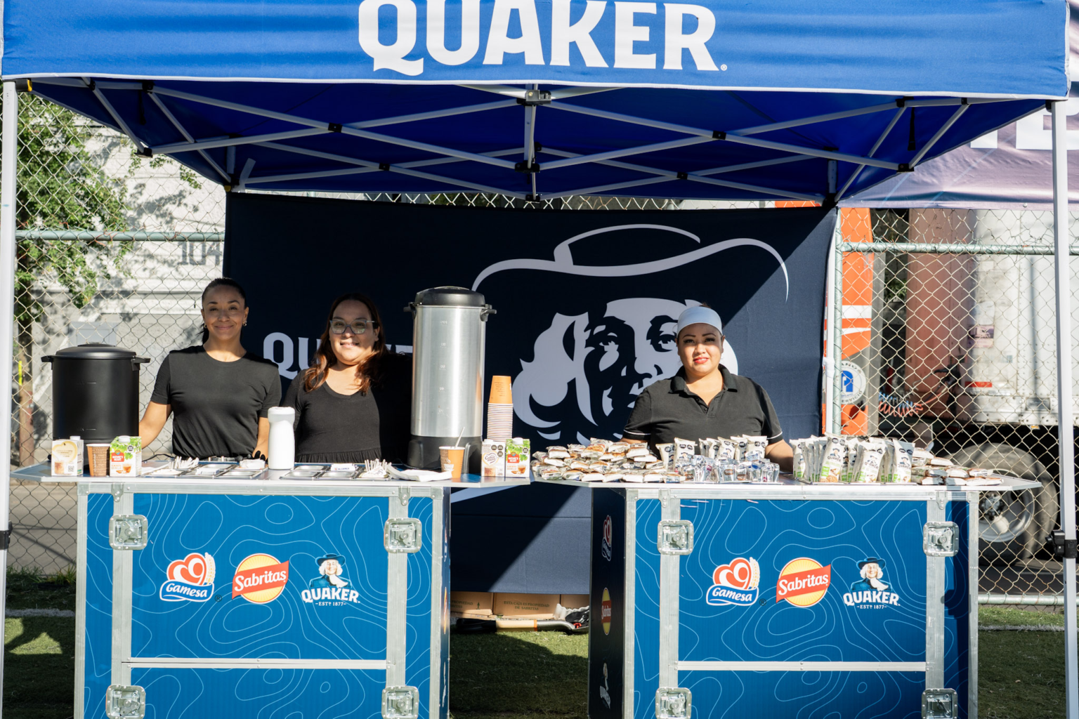 Veinte canchas, miles de sonrisas: Quaker, Gamesa y Sabritas impulsan ...